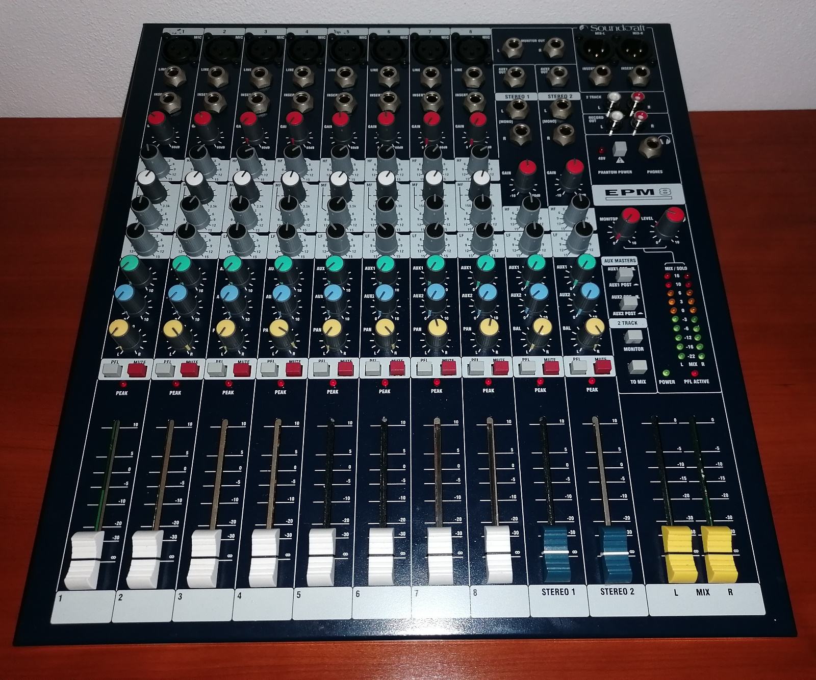 Soundcraft EPM8