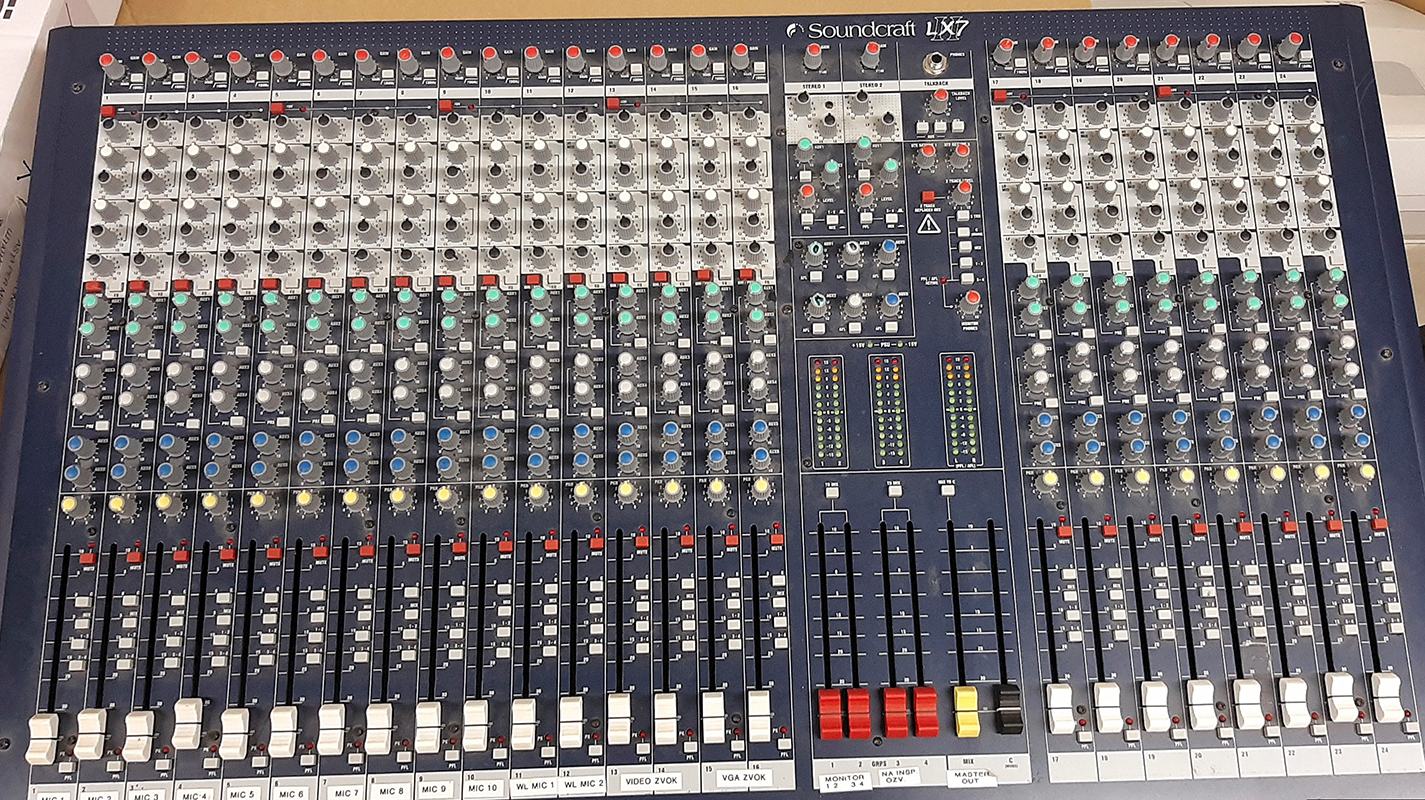 SOUNDCRAFT LX7 ll audio mešalna miza