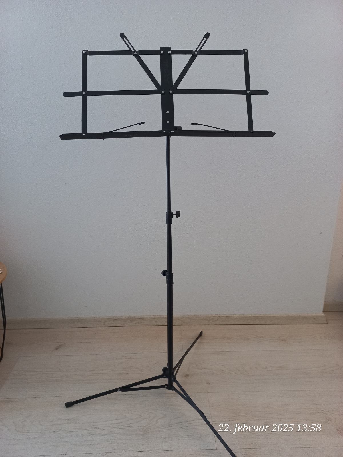 Stojalo za note in kitaro