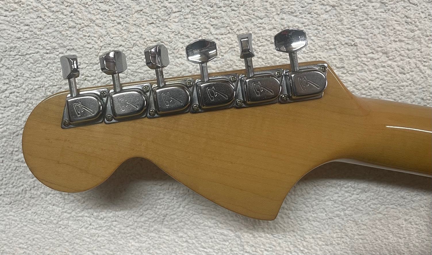 FENDER STRATOCASTER