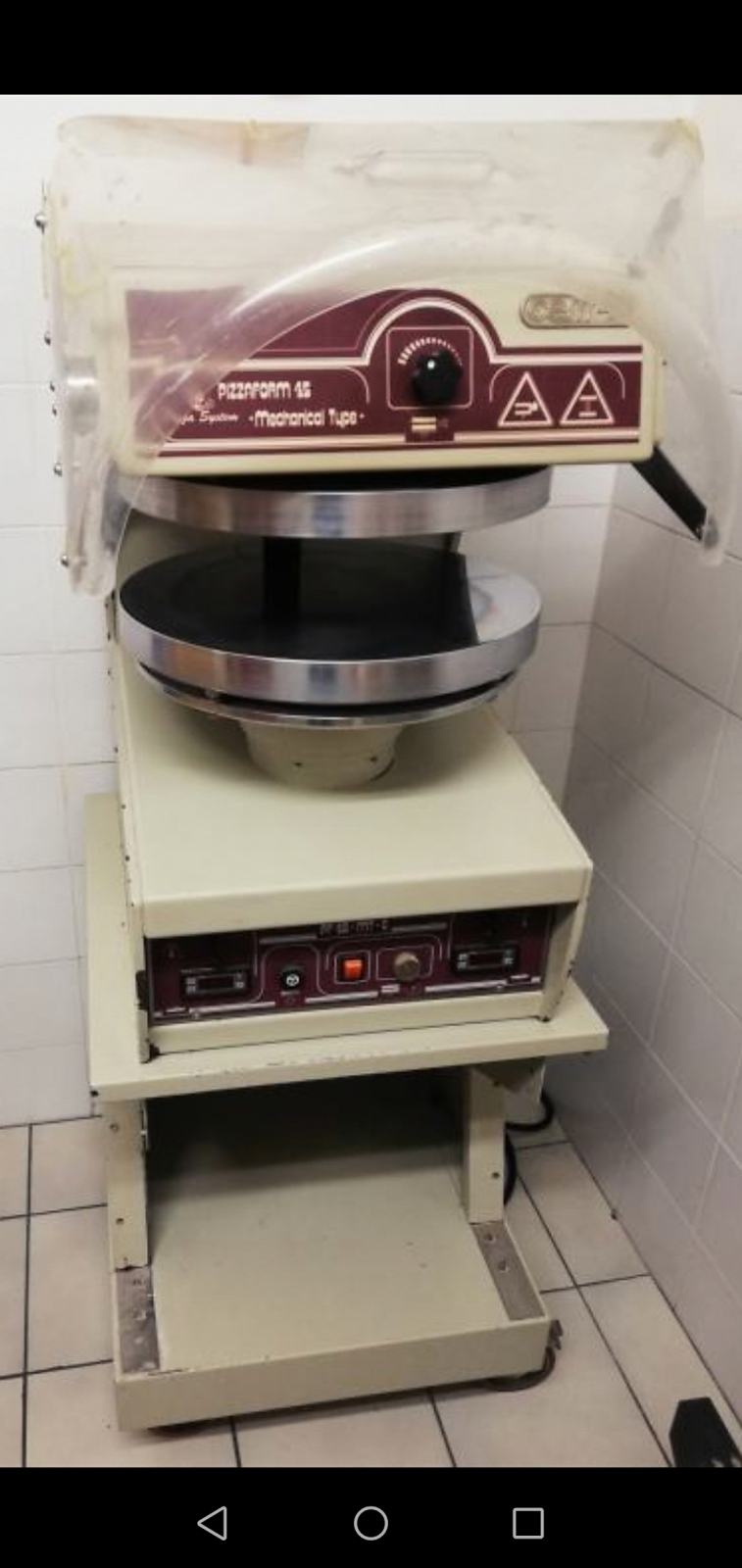 OBLIKOVALEC TESTA-PREŠA ZA PICE