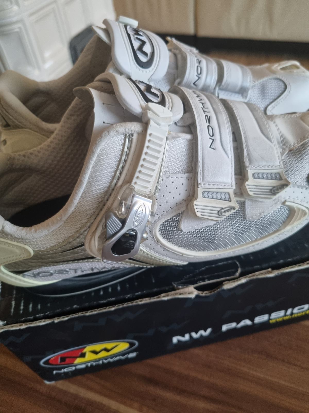 Cestni kolesarski čevlji Northwave aerlite sbs št.44