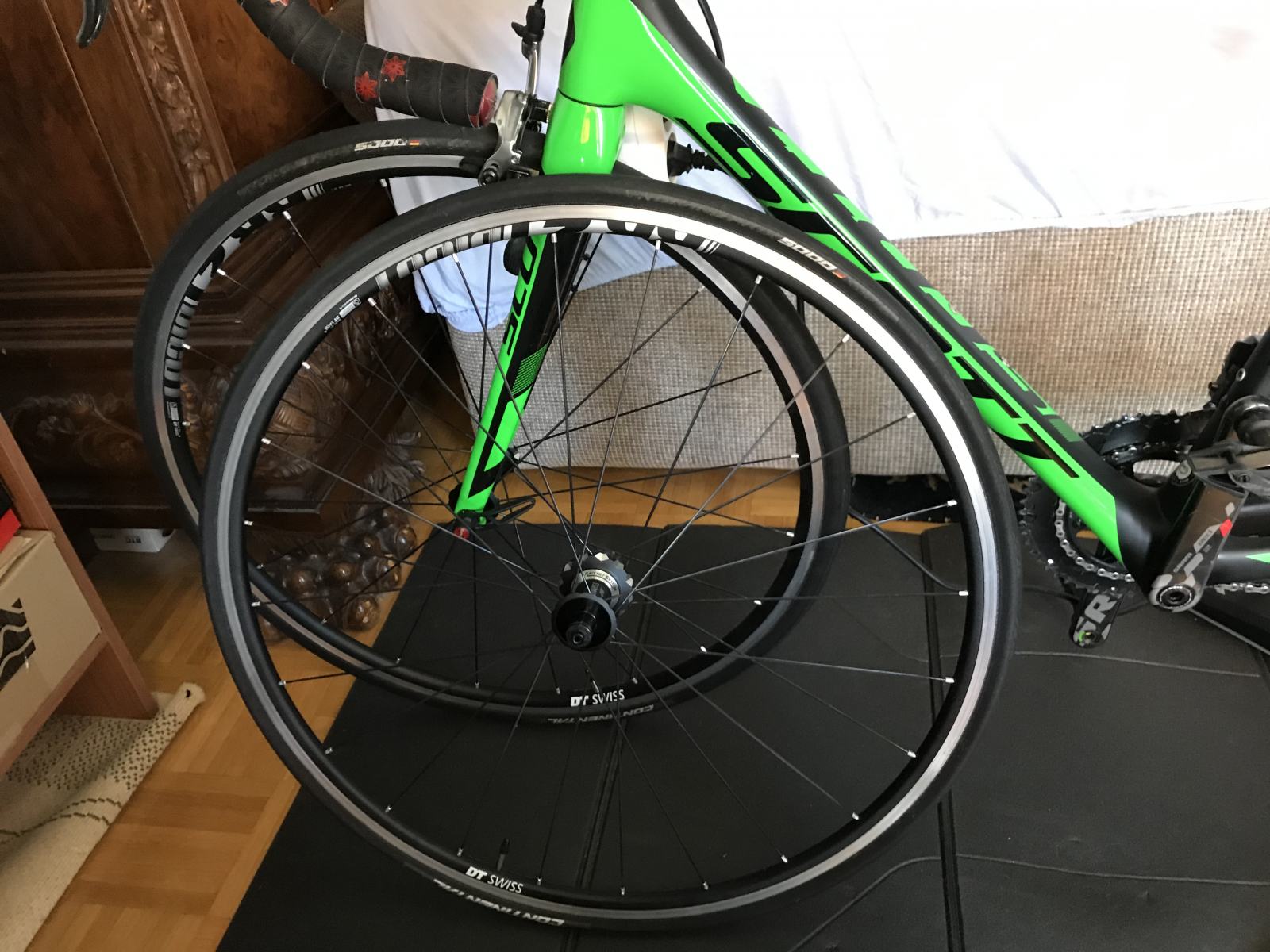 DT Swiss RR21 Dicut obroči za cestno kolo