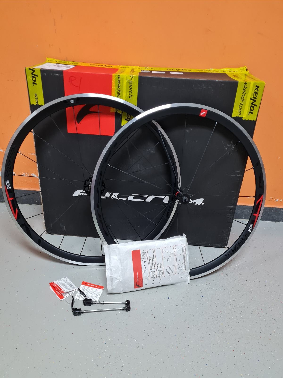 FULCRUM RACING 4 OBROČI ZA CESTNO KOLO