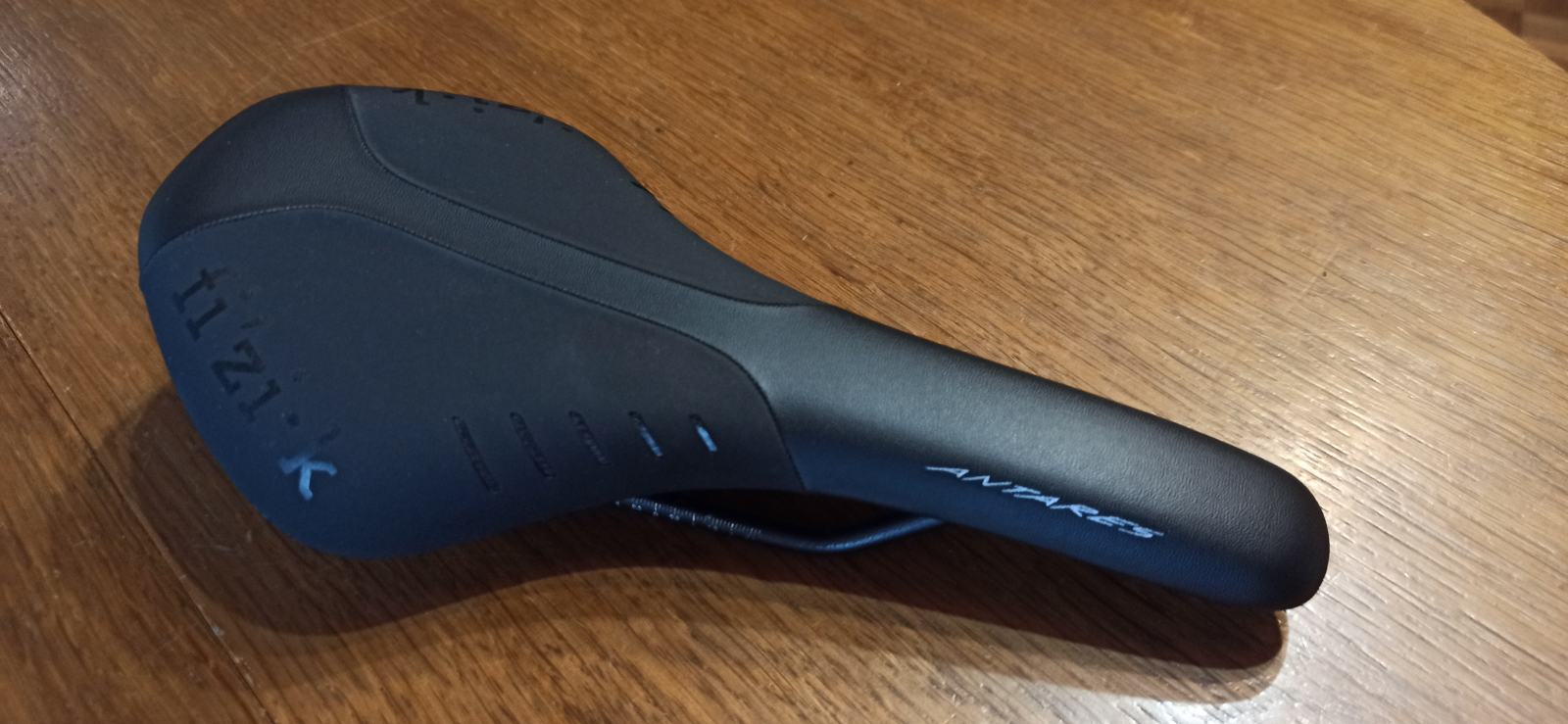 Kolesarski sedež FIZIK ANTARES R5 140mm - možna menjava