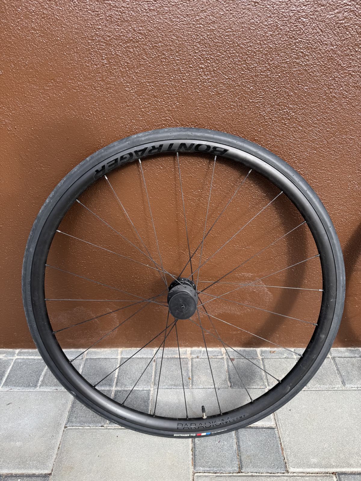 Obroči za cestno kolo Bontrager paradigm comp