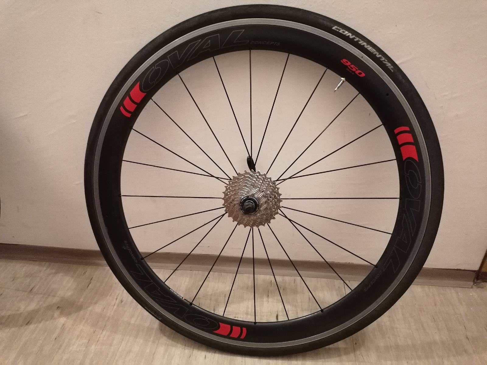 Obroči za cestno kolo Oval Concepts 950