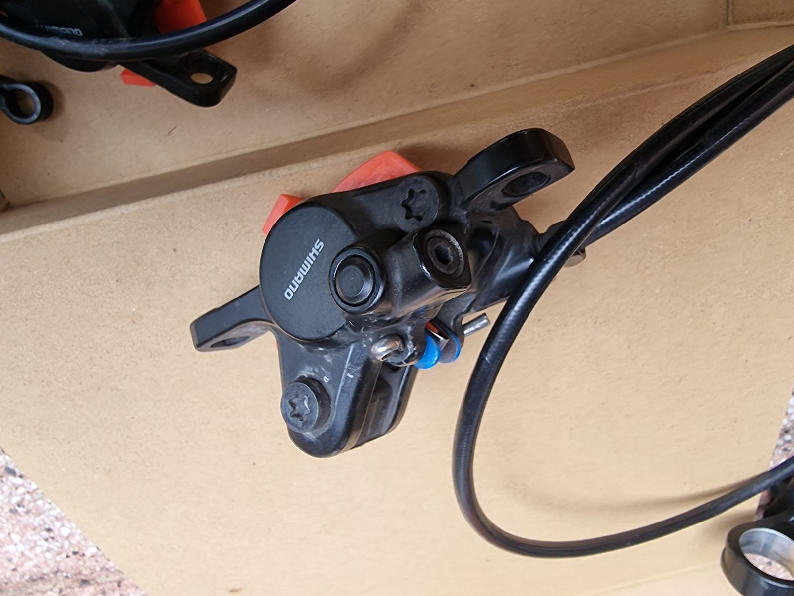 Zavore shimano br mt400 komplet