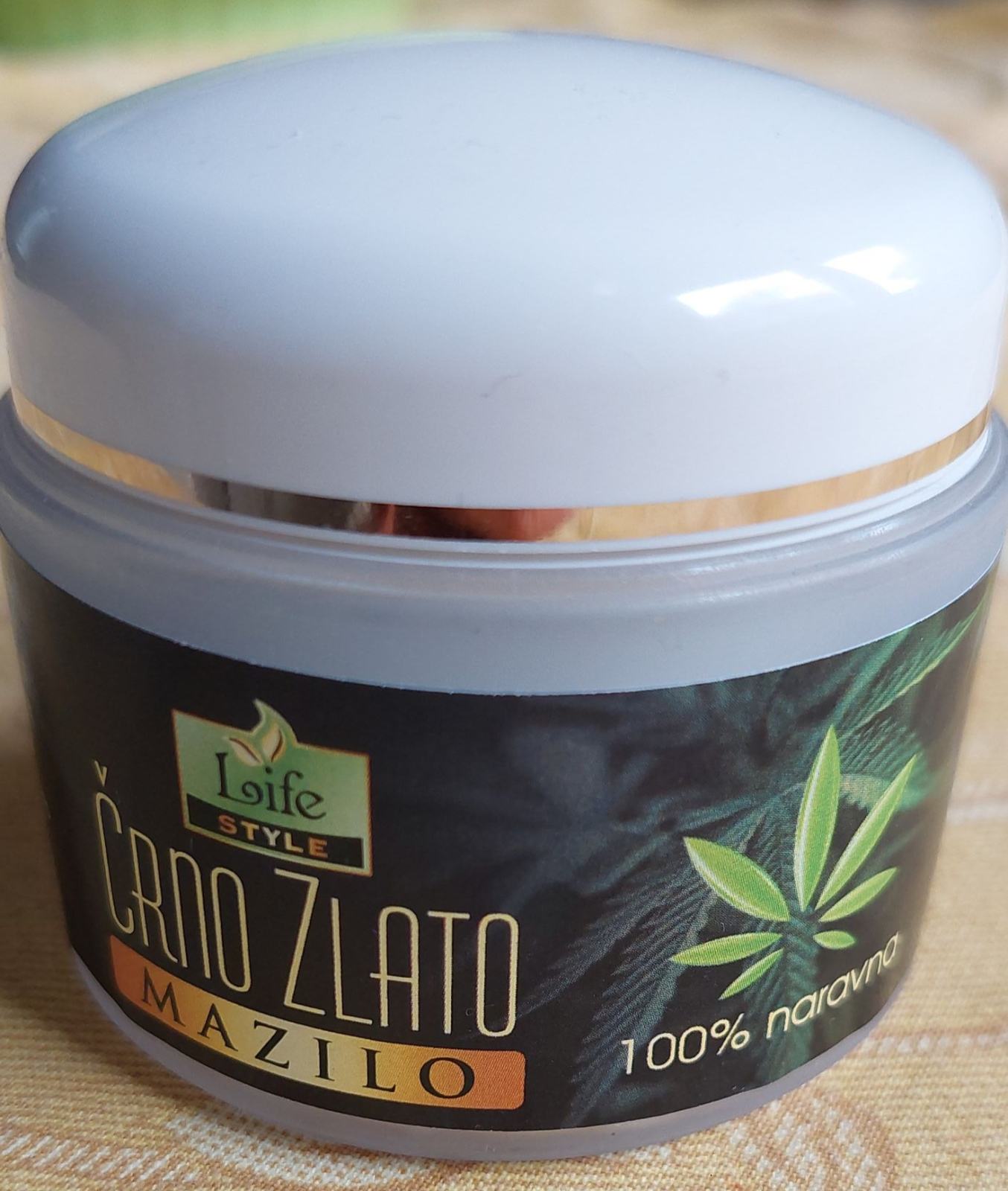 Črno zlato - konopljino mazilo