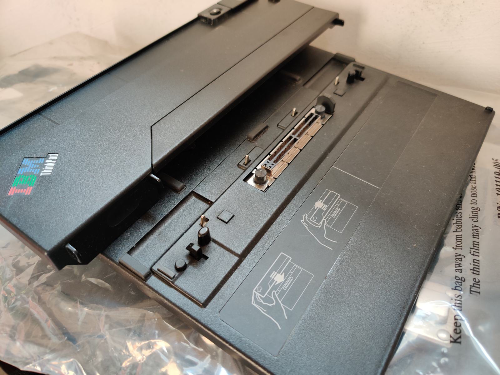 IBM ThinkPad Port Replicator II - P/N: 74P6734