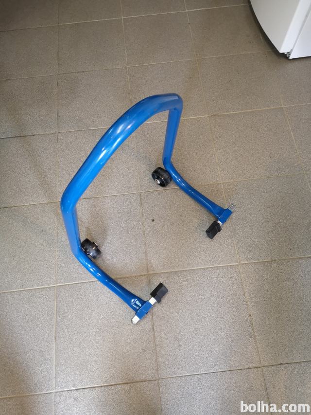 Stojalo za motor