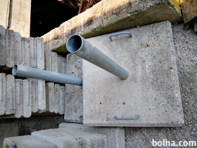 betonski podstavek za senčnik