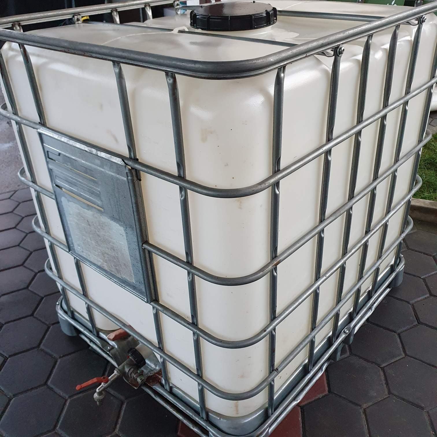 Cisterna za vodo 1000l