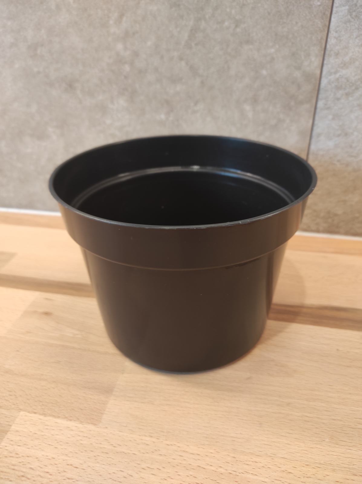 PLASTIČNI LONČKI ZA PRESAJANJE 17 cm