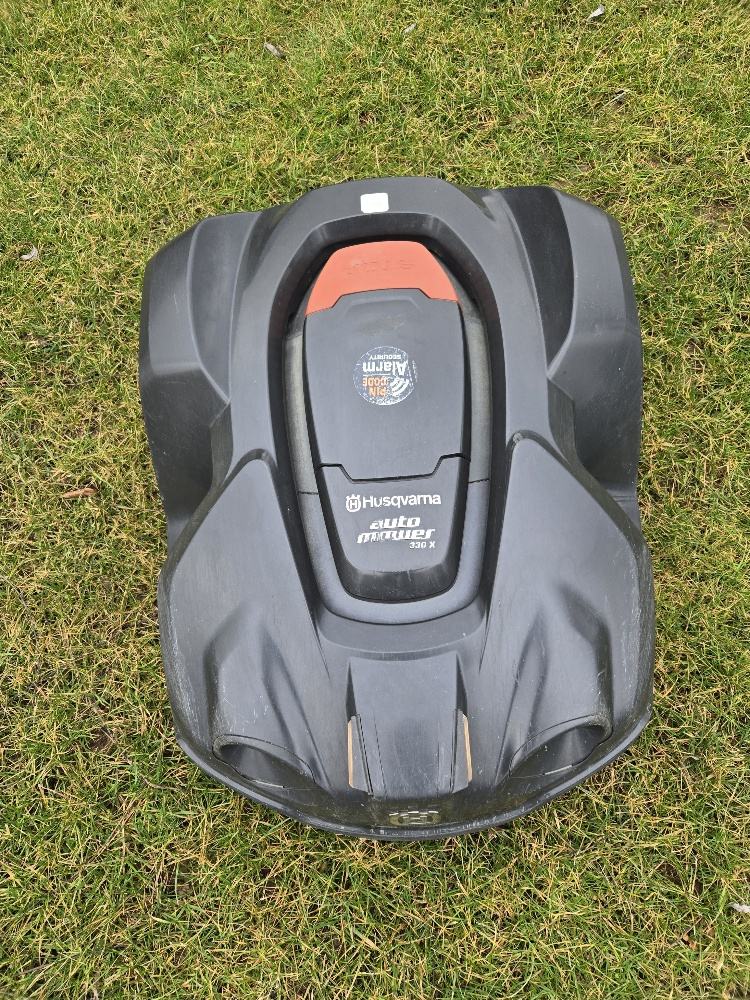 ROBOTSKA KOSILNICA HUSQVARNA AUTOMOWER 330X