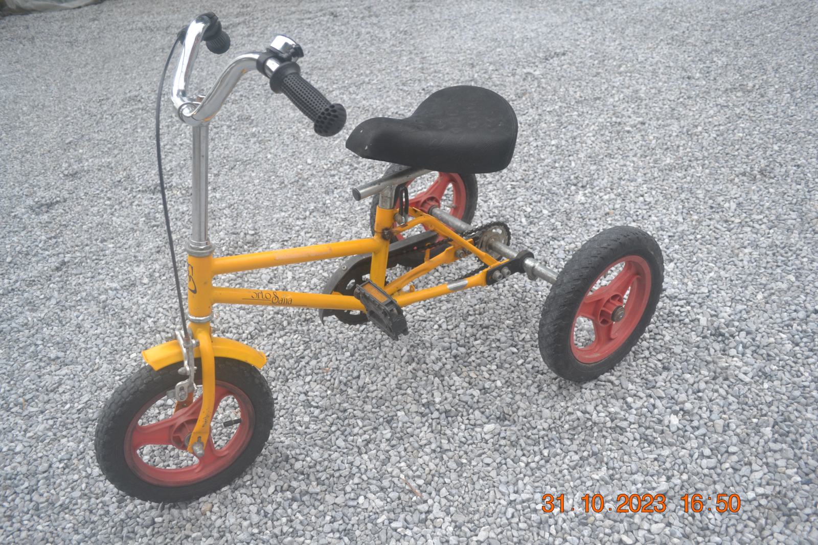 Tricikel, otroško kolo 3-6 let, cena: 60 EUR, tel: 070 310 300