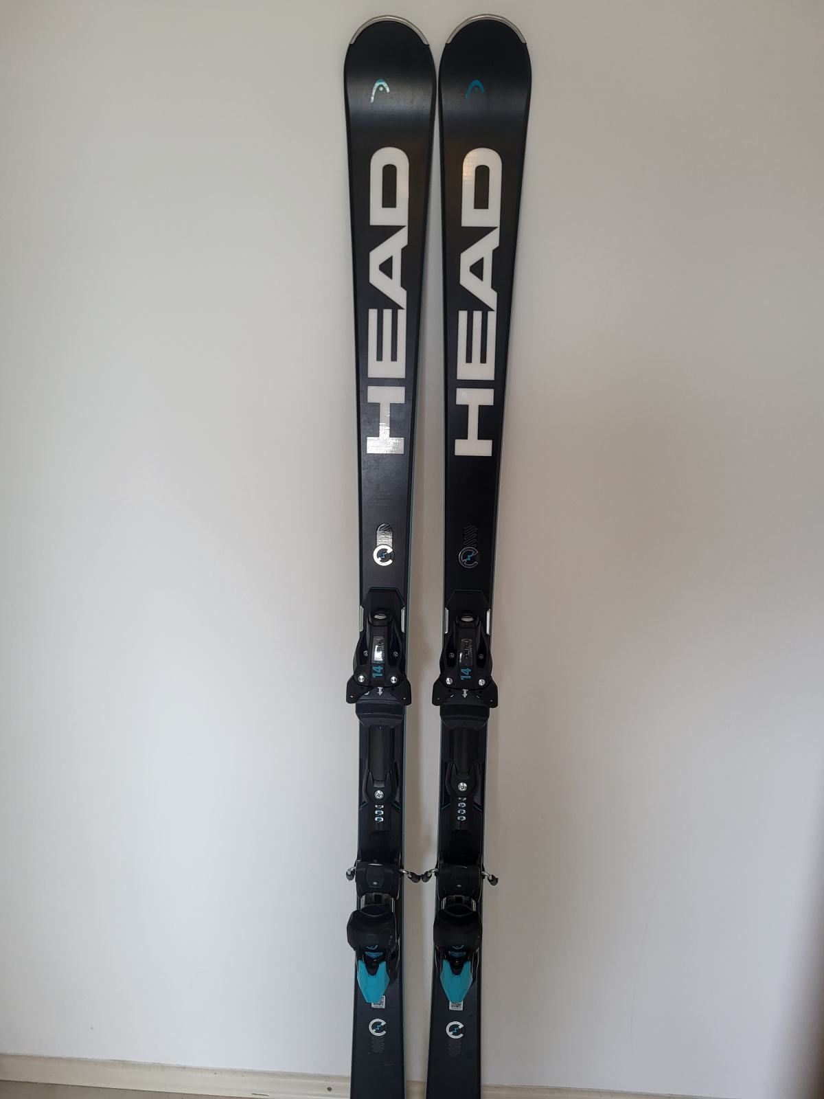 Head E-race smuči