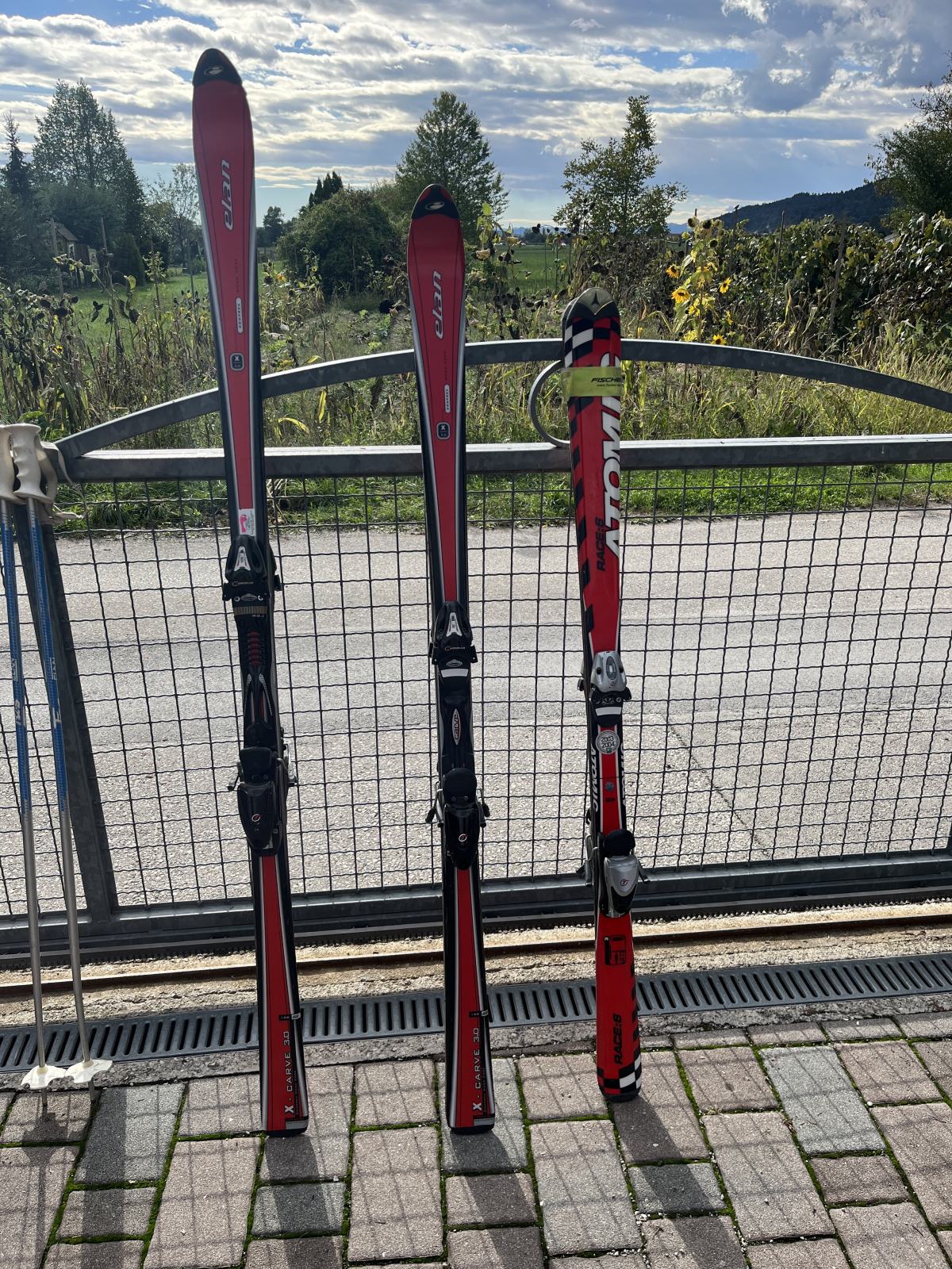 Prodamo ELAN Ženske, moške in Fisher otroške smučke
