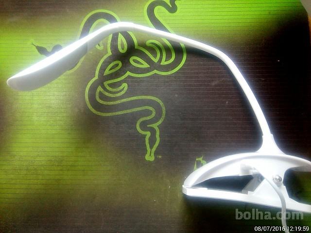led luč lučka svetilka usb polnilna prenosljiva bralna bela