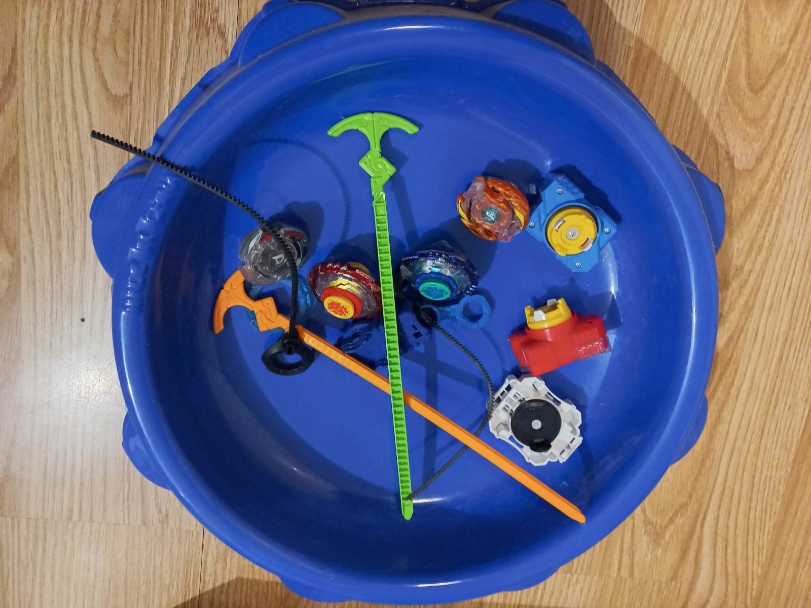 Blade arena z vrtavkami