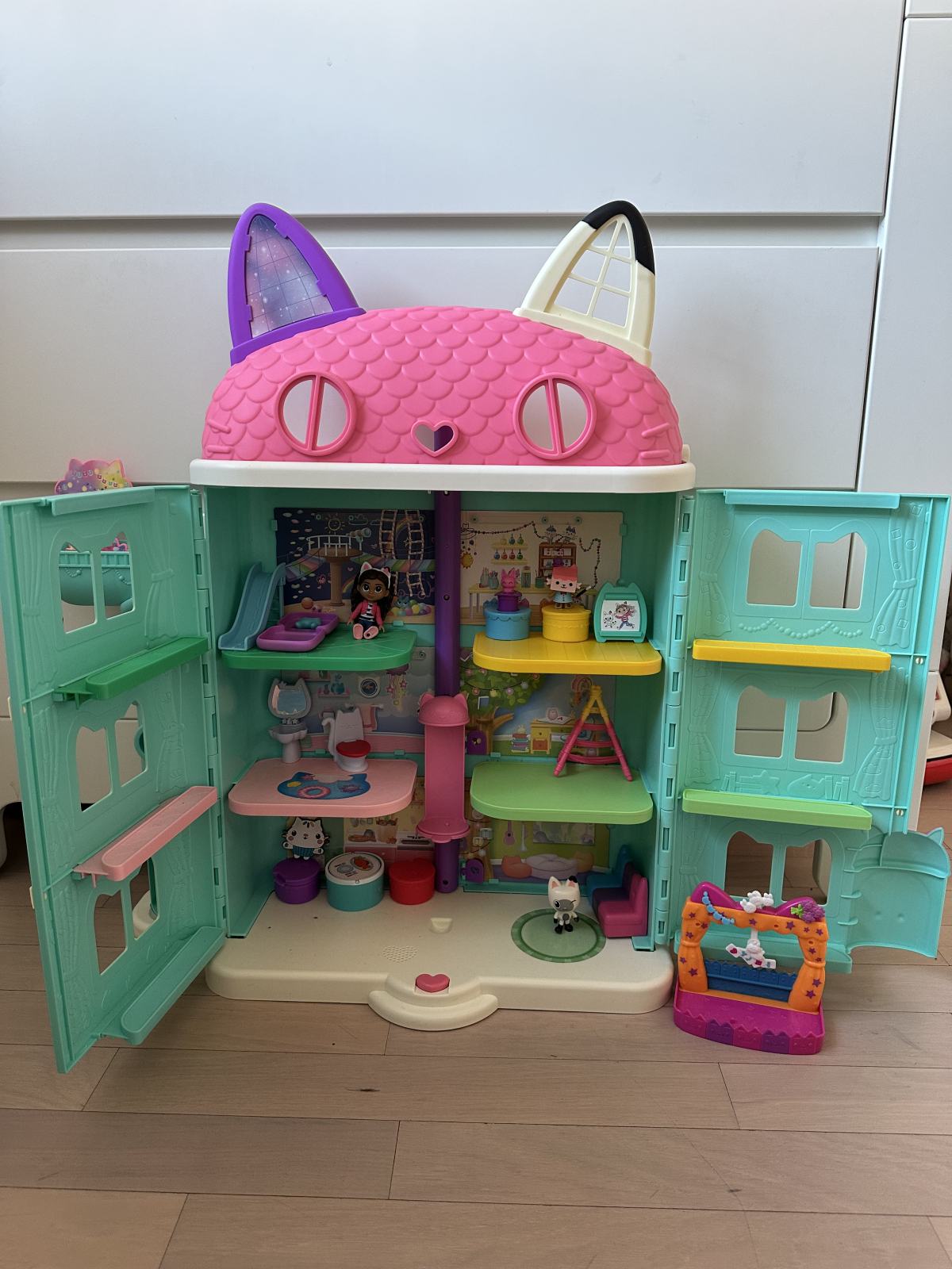 Gabijina macja hisica / Gaby dollhouse