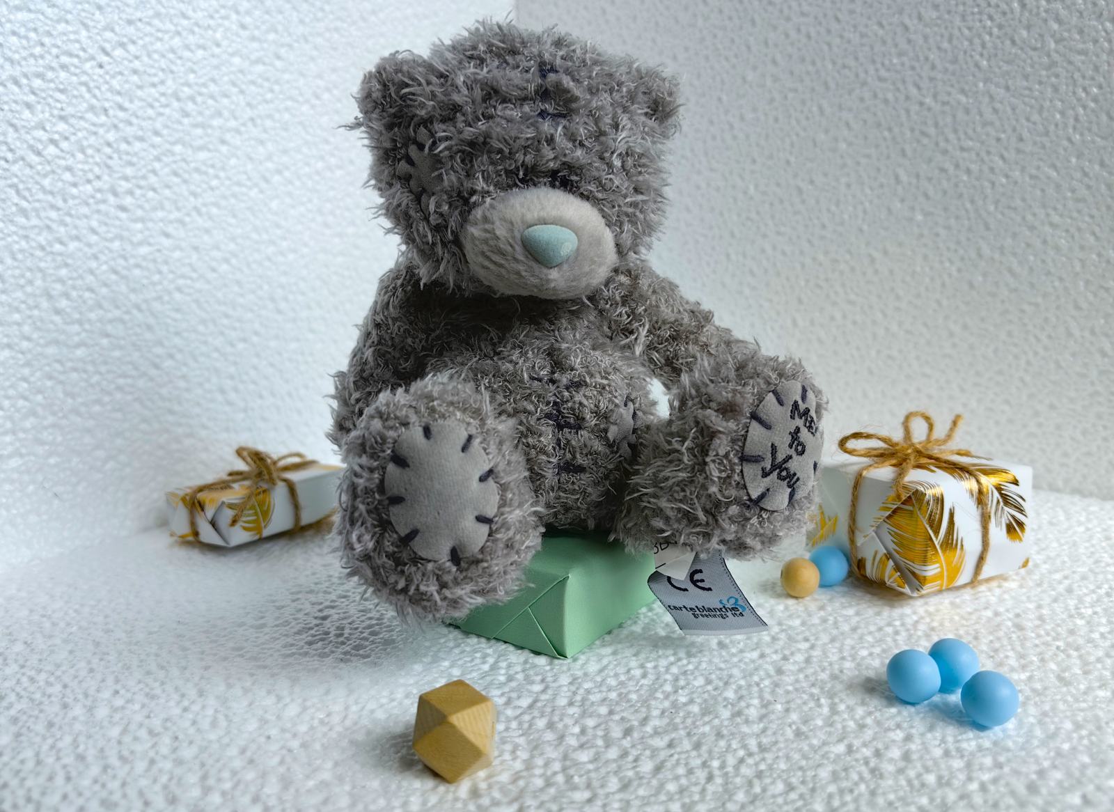 Mehki medvedek Me to You. Ljubek medvedek. Igrača