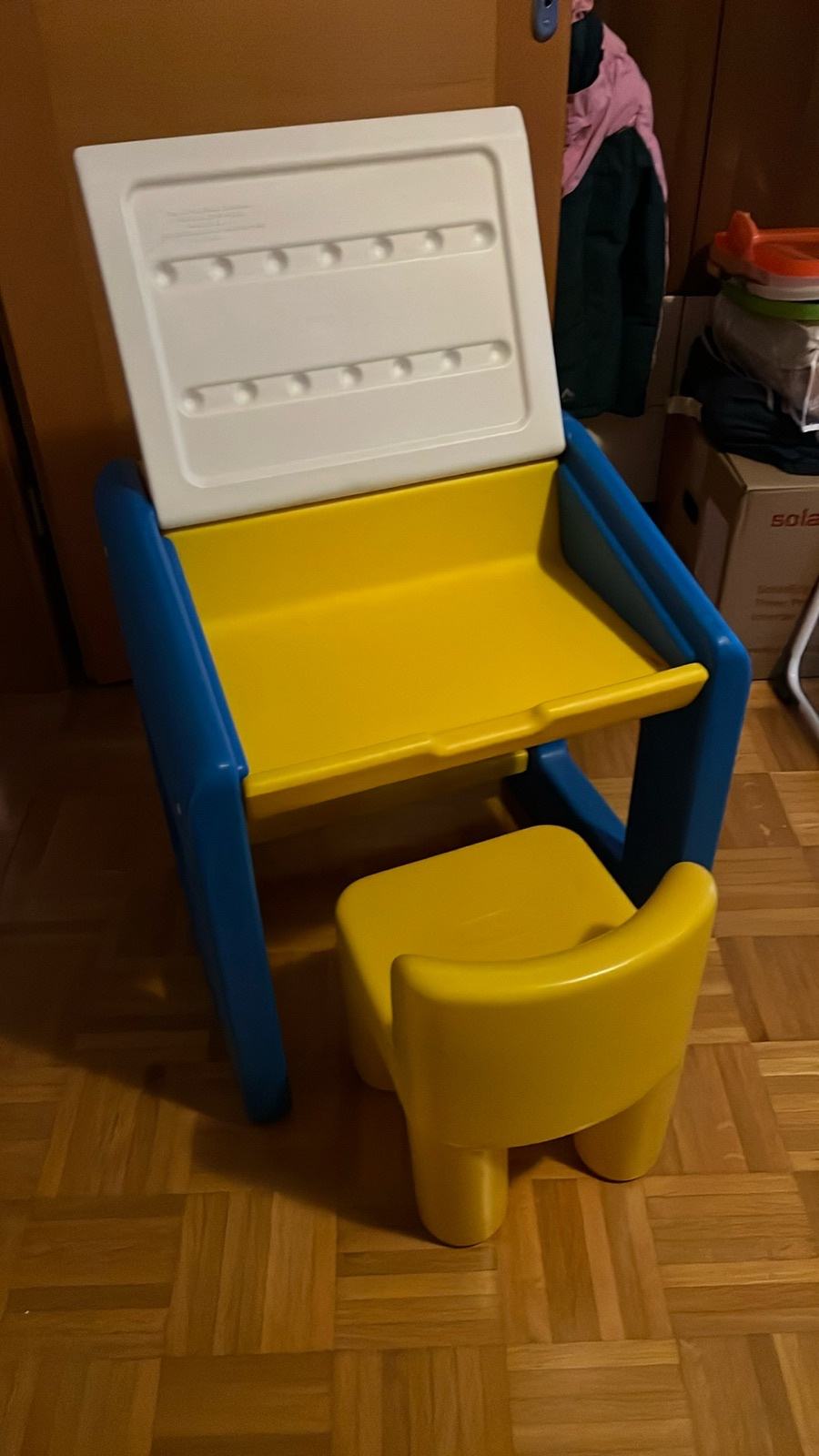 Mizica za ustvarjanje risanje s predalom in stolom