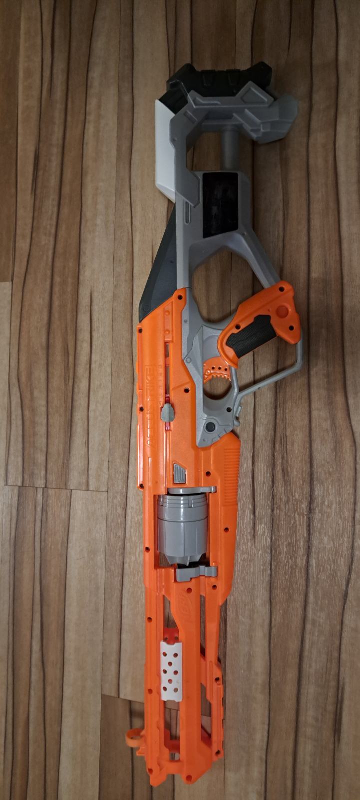Nerf blaster AccuStrike Alphahawk pištola