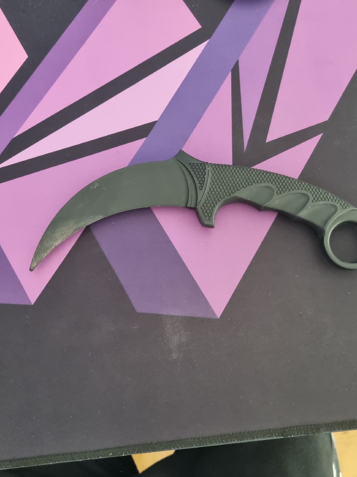 plastični karambit