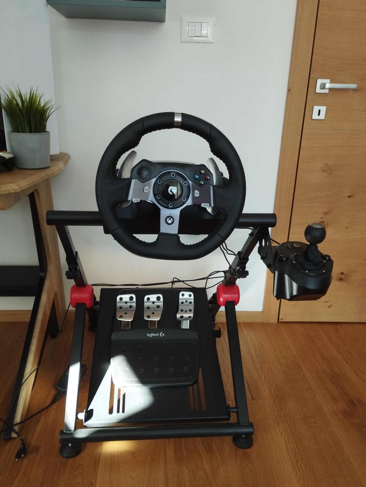 Logitech volan g920+shifter MOŽNA PRODAJA VSEGA POSEBEJ!