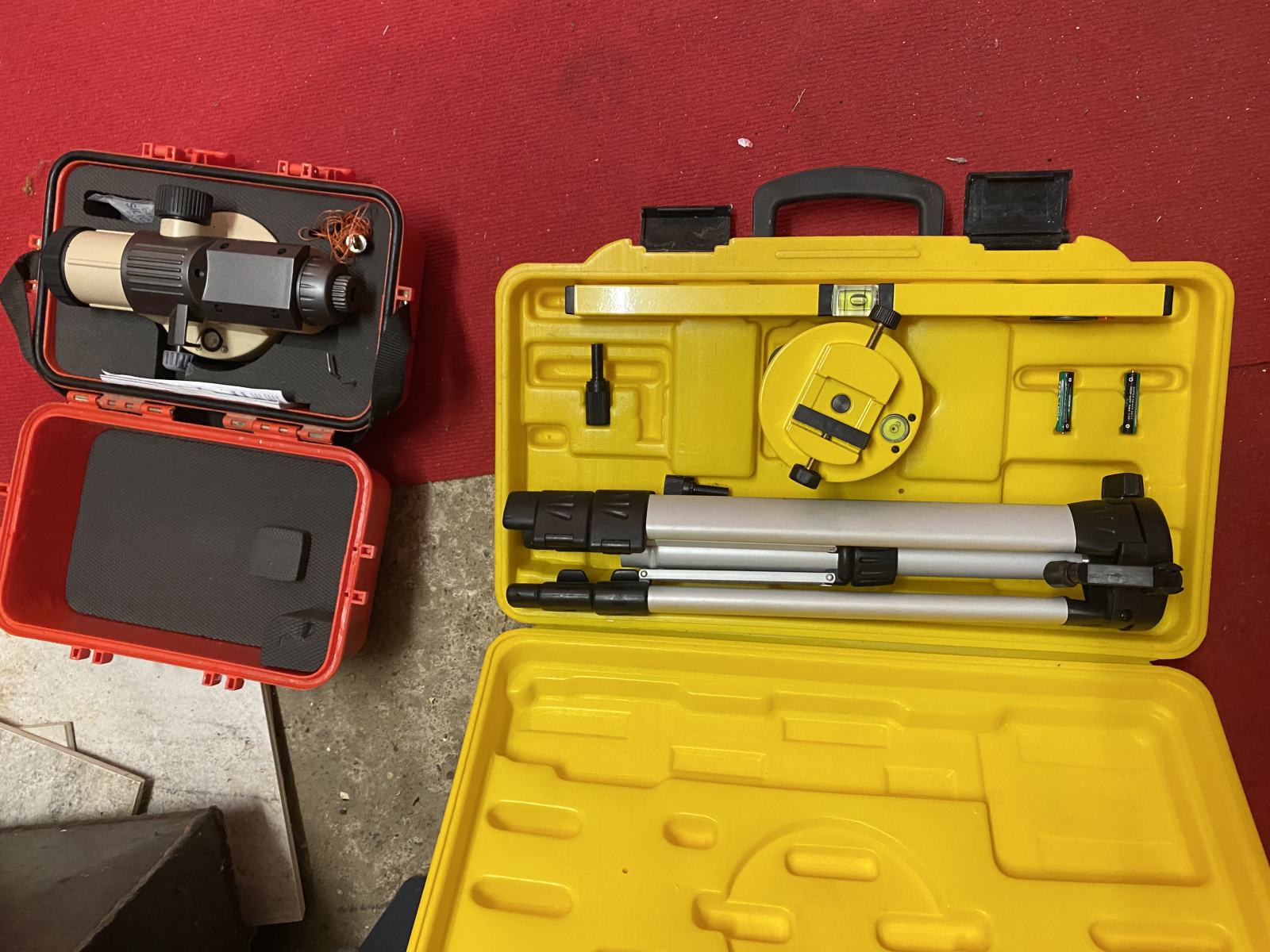 GEODETSKI INSTRUMENTI prodam