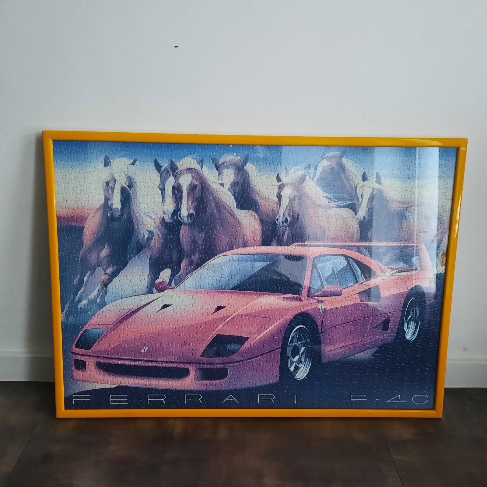 Ferrari puzzle v okvirju