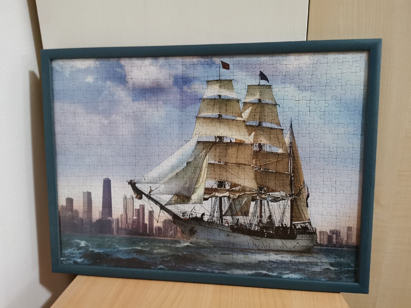 Slika puzzle v okvirju
