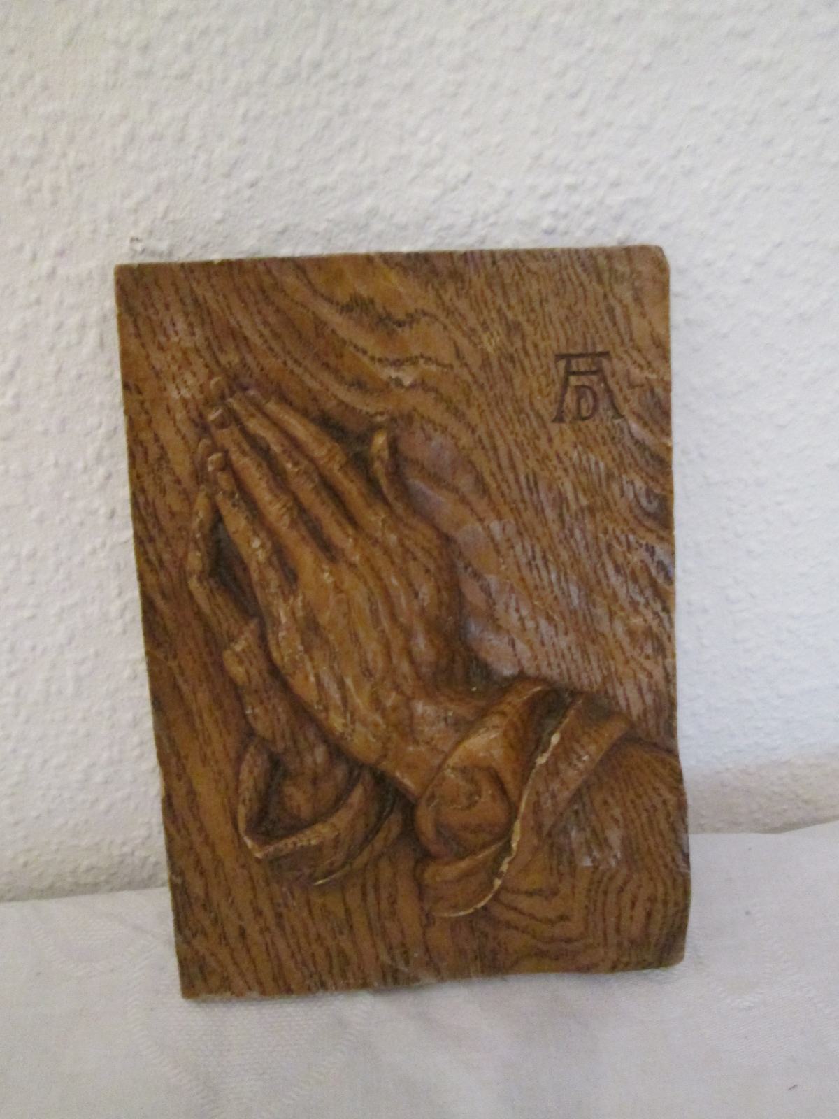 Stenska slika Moleče roke po Alfredu Dürerju, ročno izrezljana