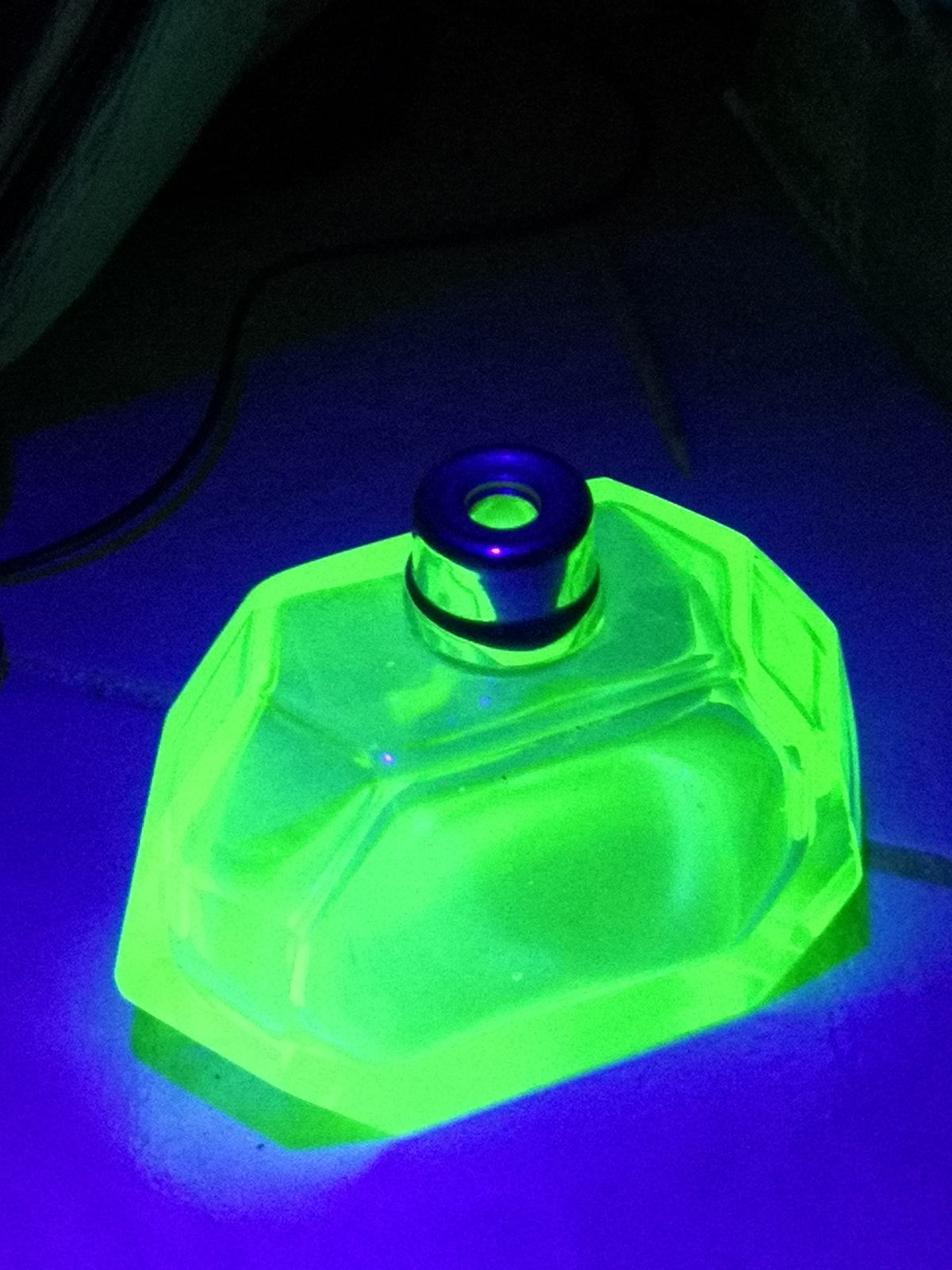Art Deco Uranium Glass,uranova ruda,vintage kristal