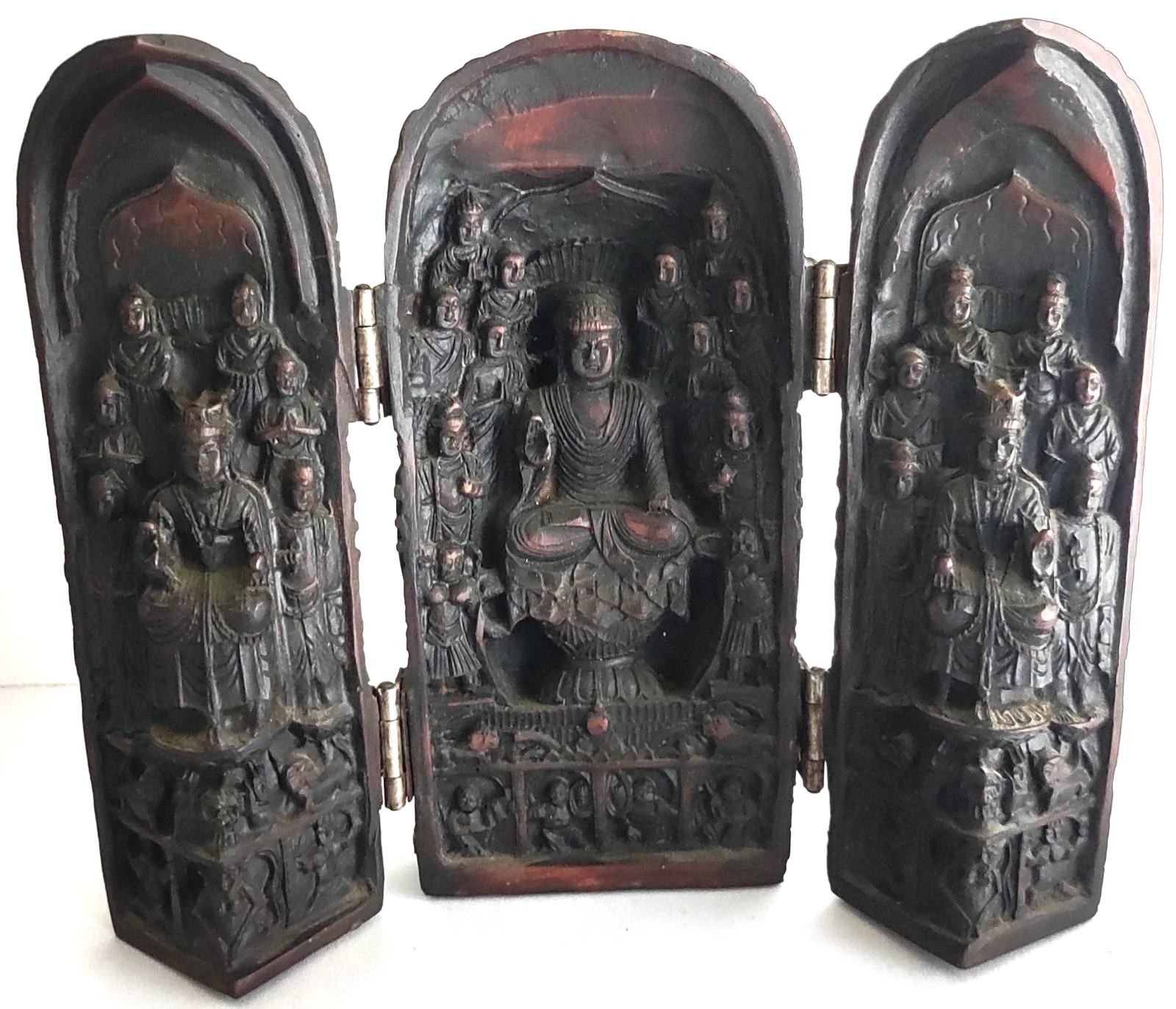 lesena skulptura - budistični triptih