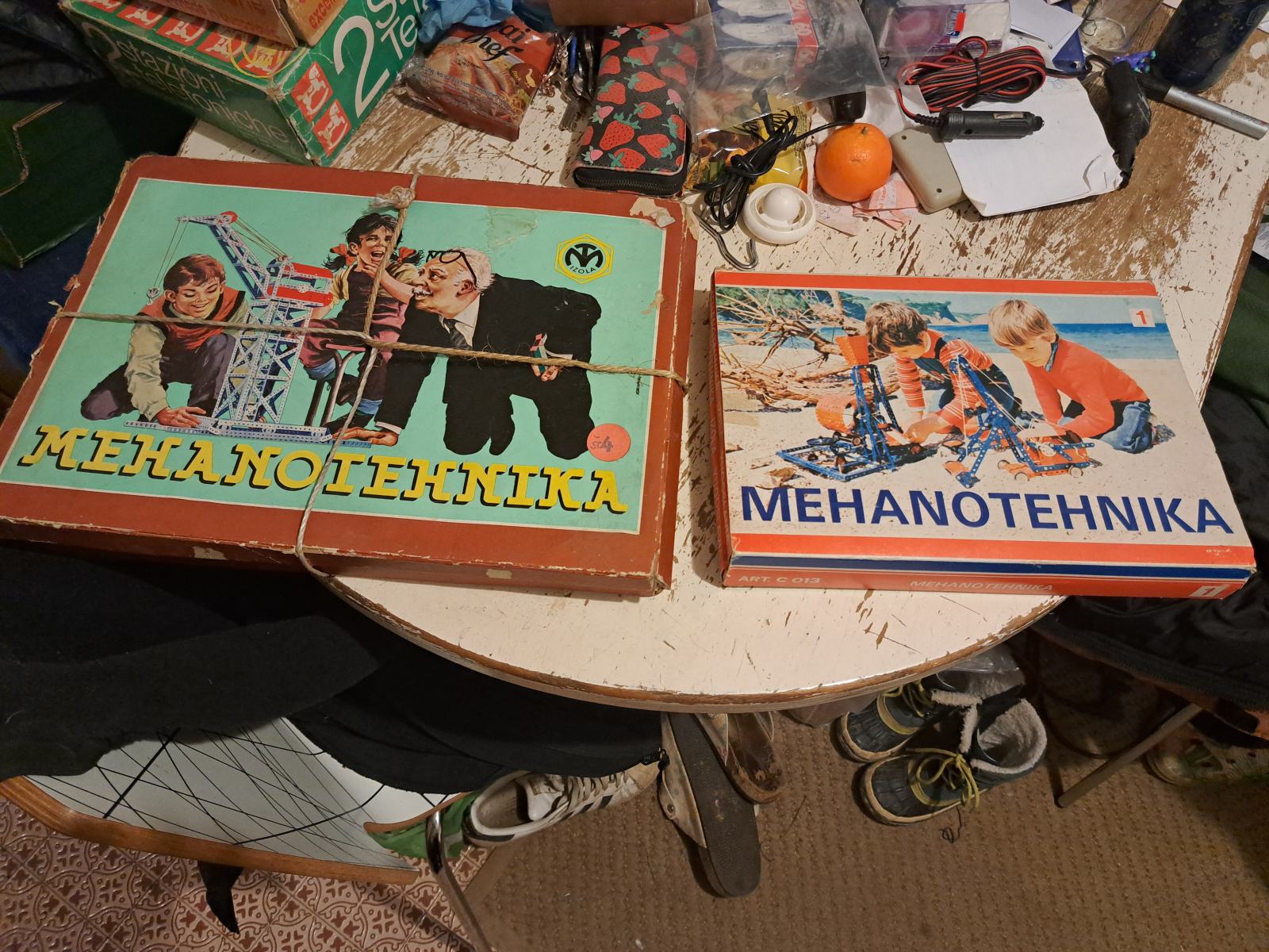Mehanotehnika seta za sestavljanje in telefoncki mehano