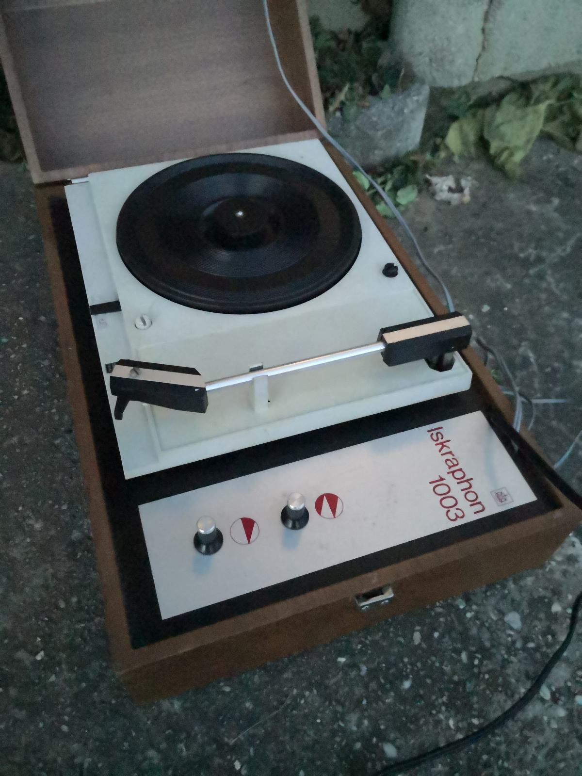 ISKRAPHON 1003 GRAMOFON ISKRA KRANJ, made in Yugoslavia,