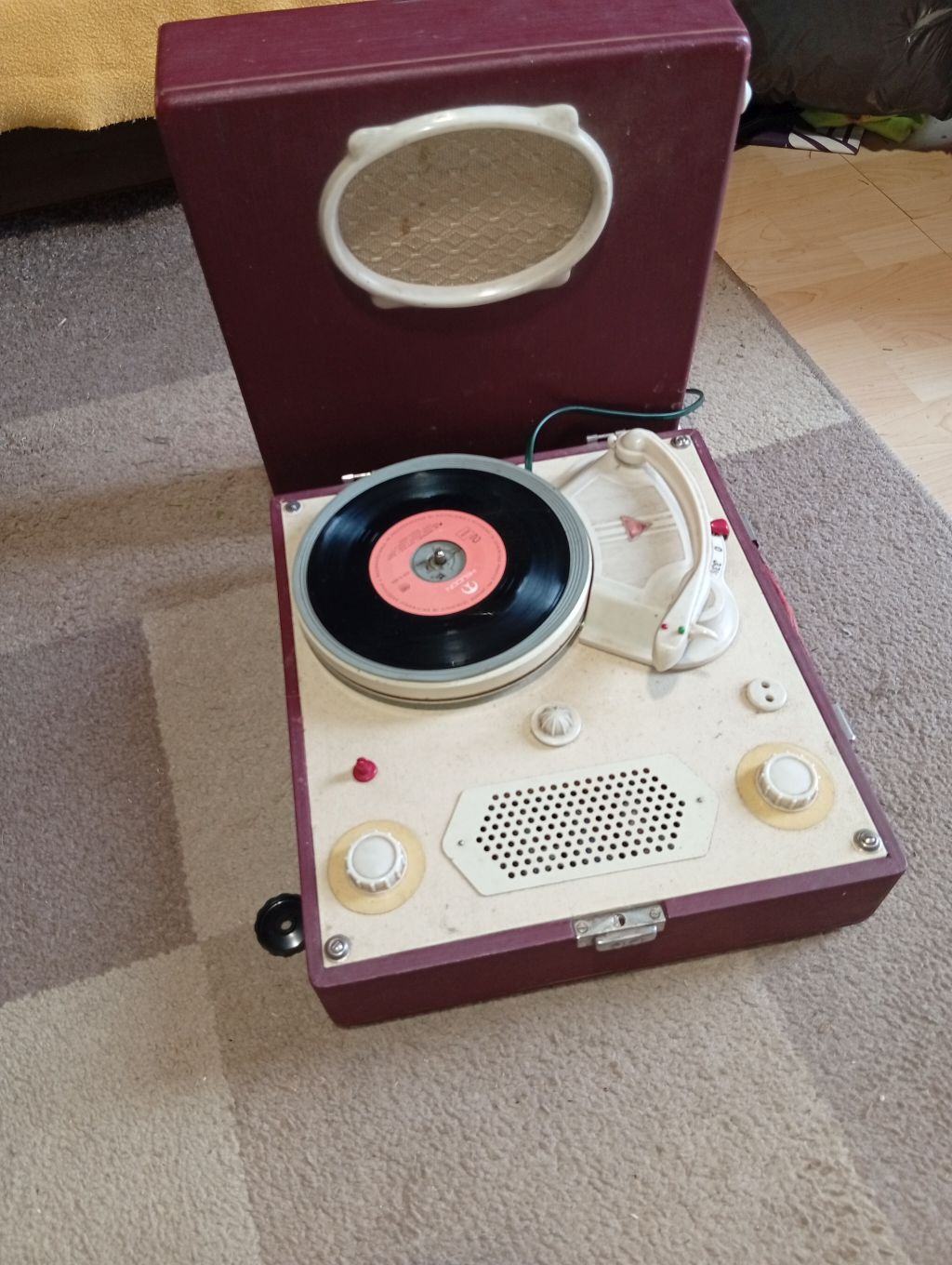 Poljski retro vintage gramofon