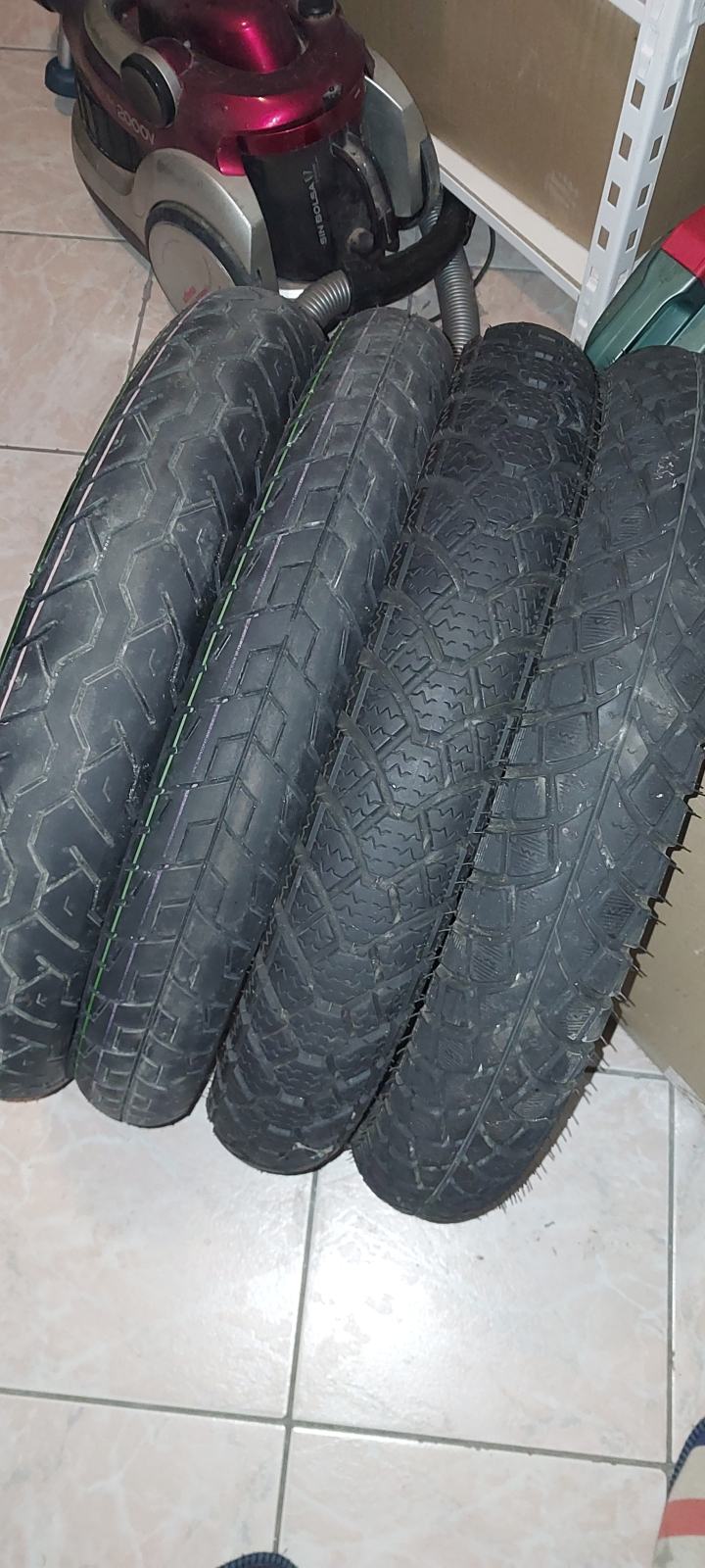 Moto gume 80/100/18 in 90/90/18 honda cb125f