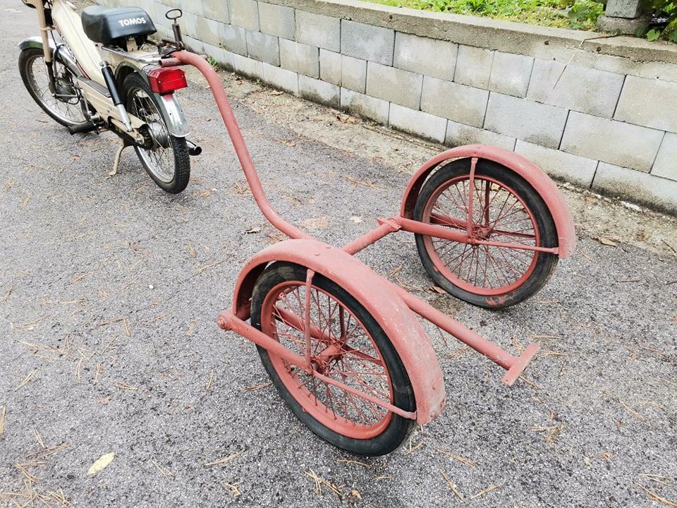 prikolica za moped/ motor