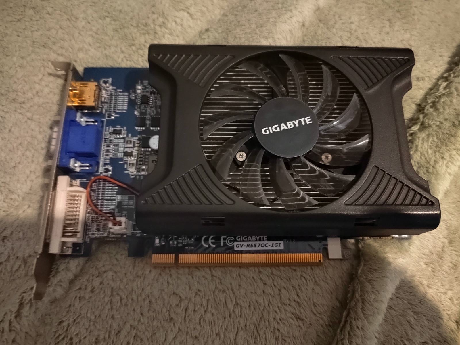 Grafična kartica AMD Radeon HD 5570 GPU