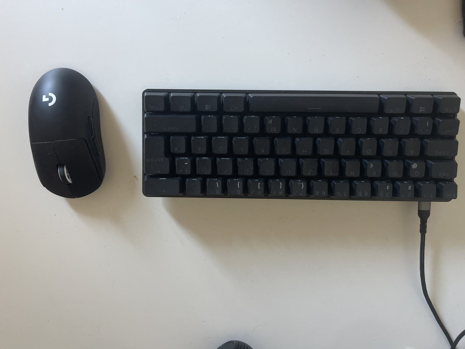 Tipkovnica Apex Pro mini in miška Logitech g Pro x superlight2