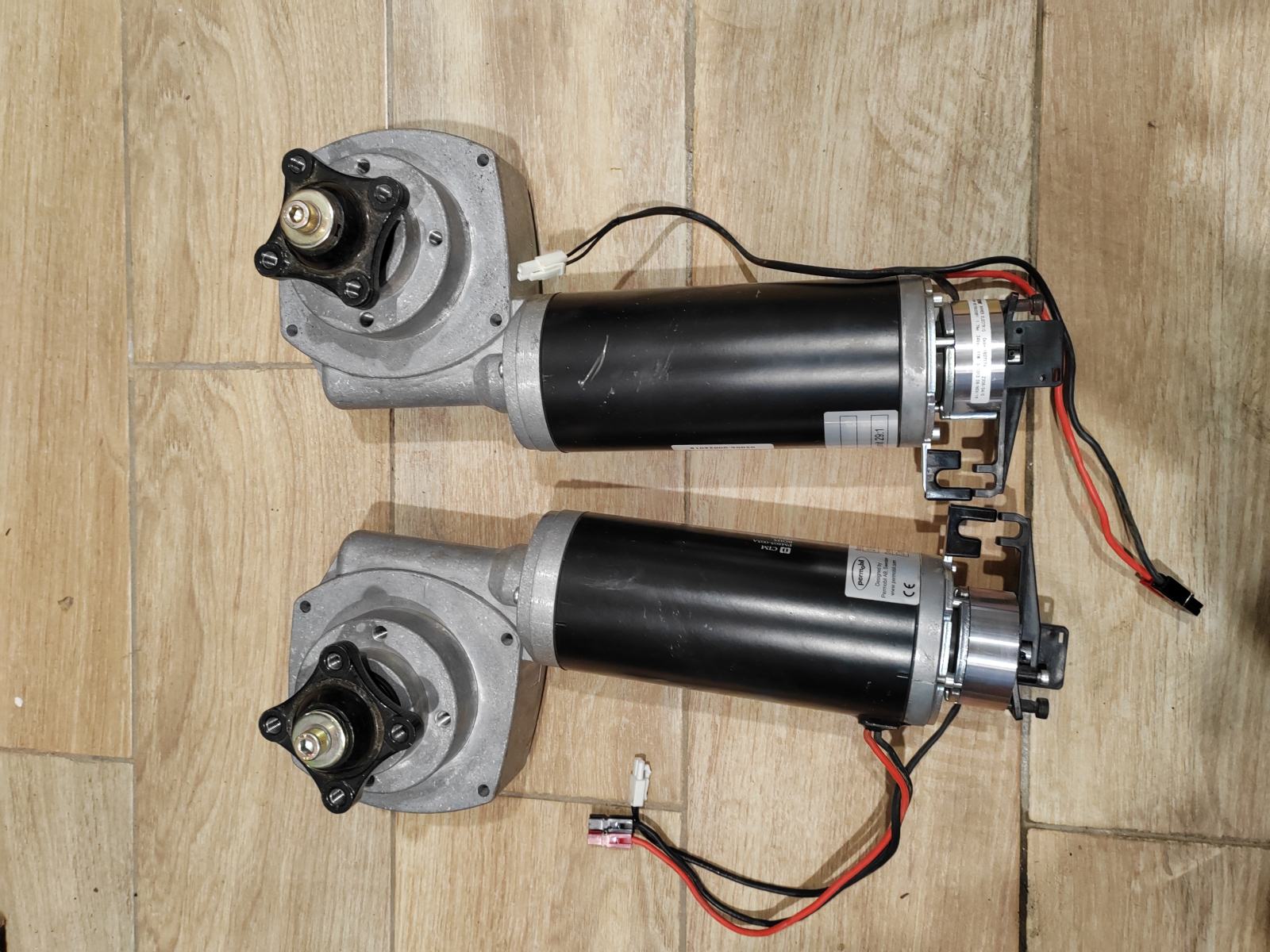 Elektro motor 24V 350W z prenosom