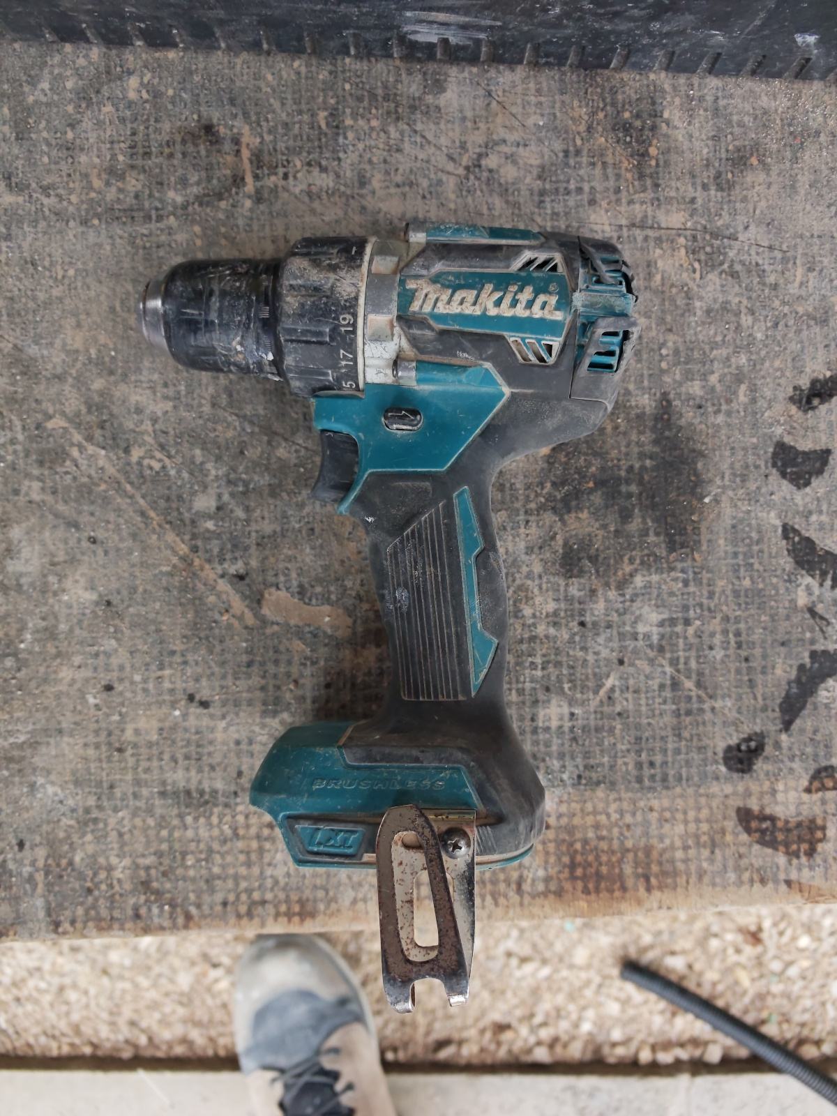 Makita vikačnik DDF484