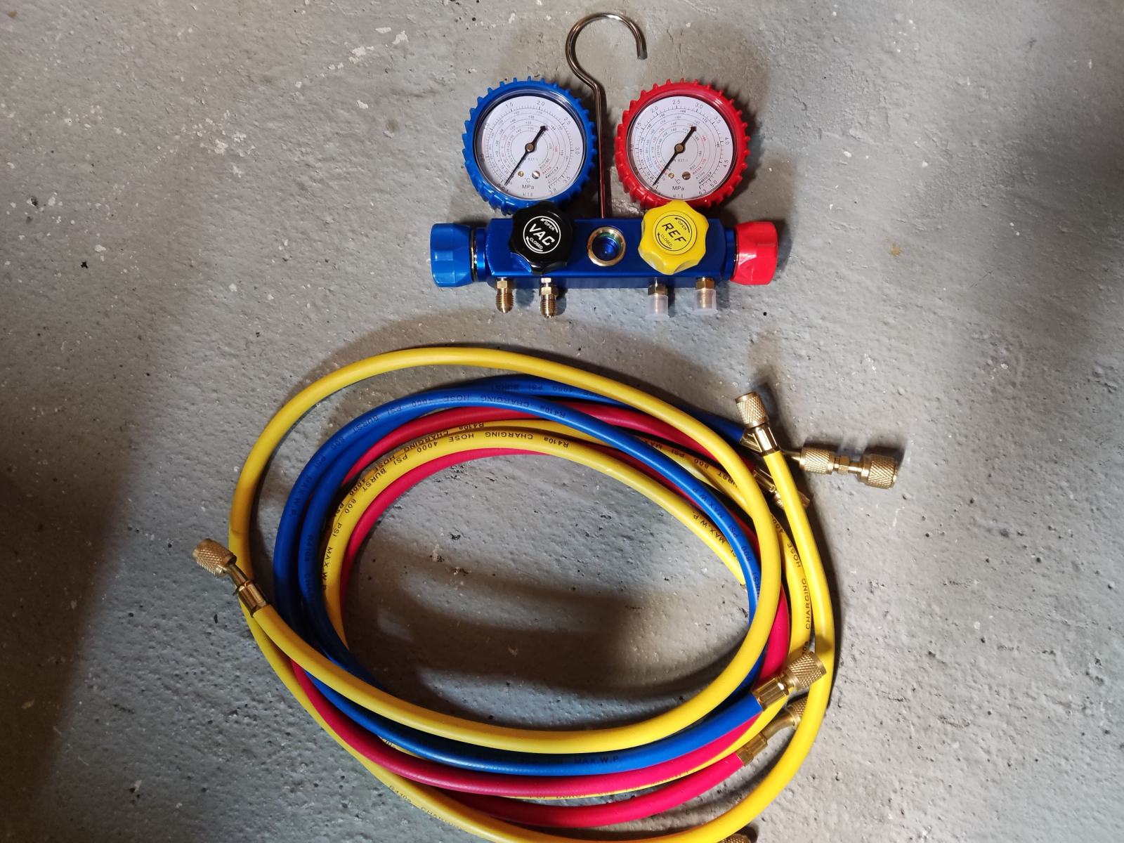 Manometer za klimatsko napravo