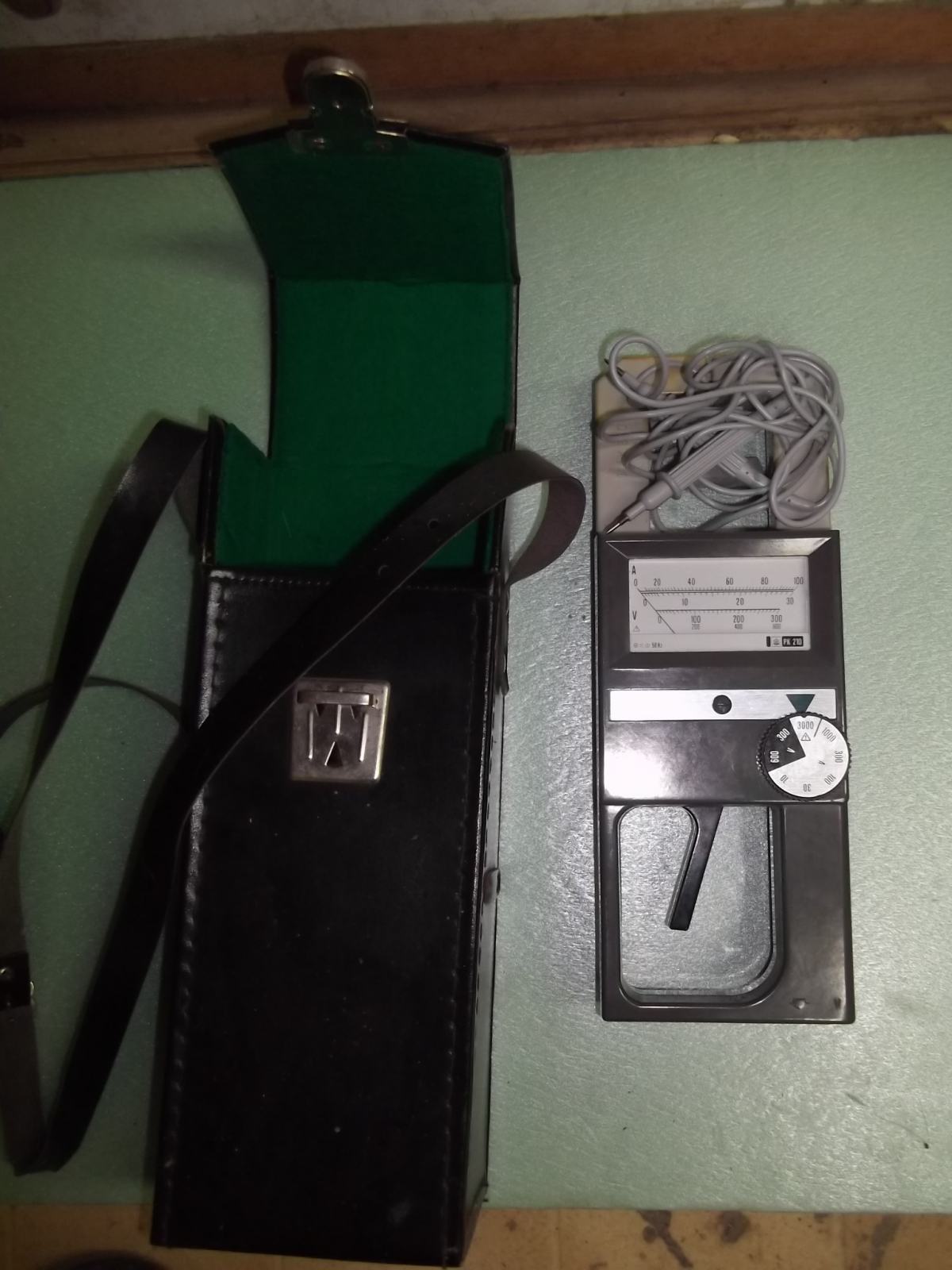 proda Iskrin volt in ampermeter do 1000 Amperov.