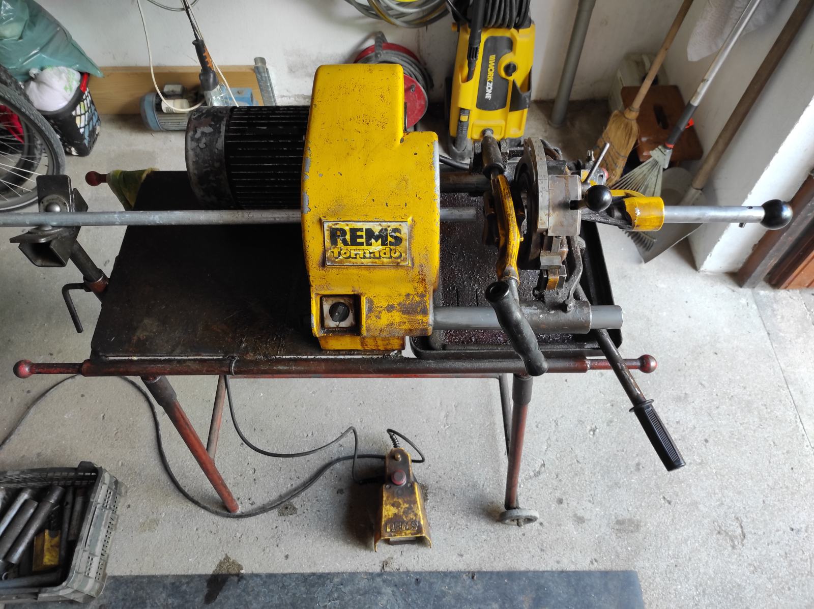 Rezalnik navojev Rems Tornado 2010