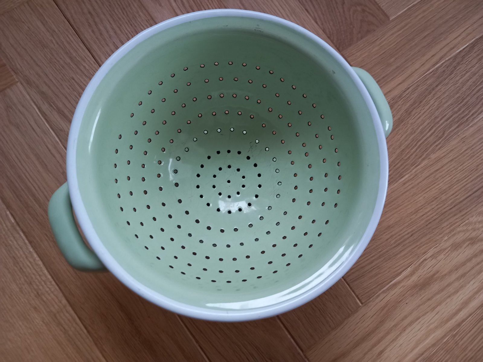 cedilo emajl, zelene barve. 21 cm