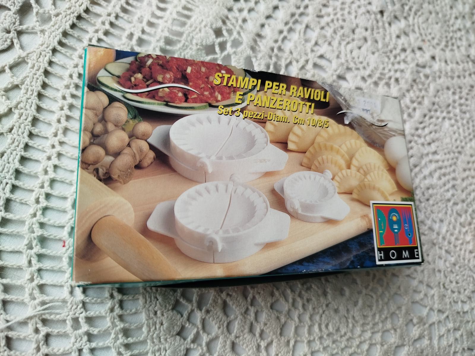Set modelov za piškote ali raviole, nikoli rabljeno